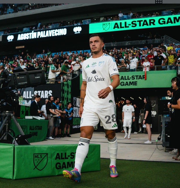 Blues poised to pounce - Forever Blues